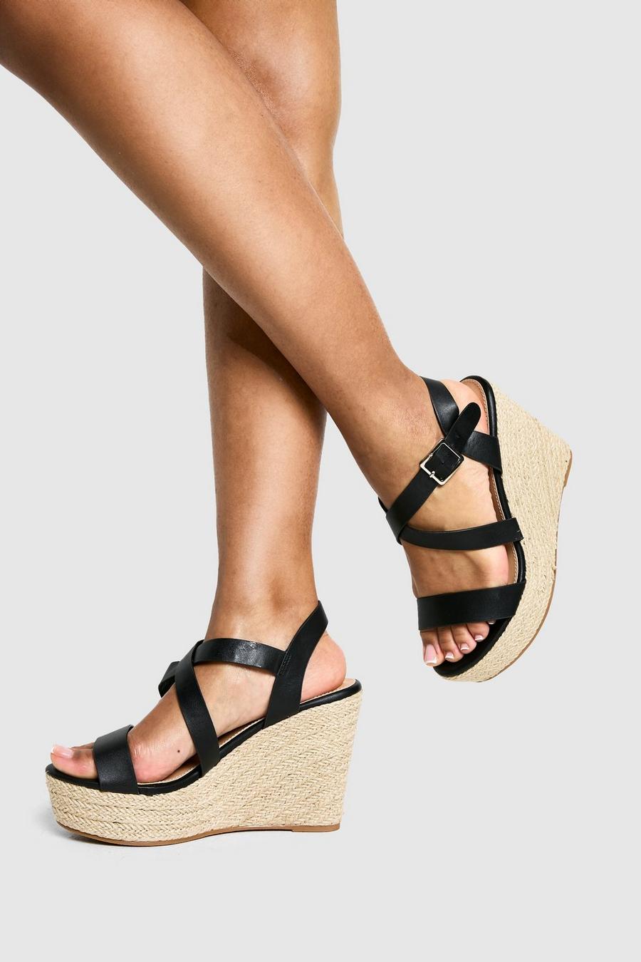 Espadrilles pieds larges à talons compensés et boucle Espadrilles pieds larges à talons compensés et boucle