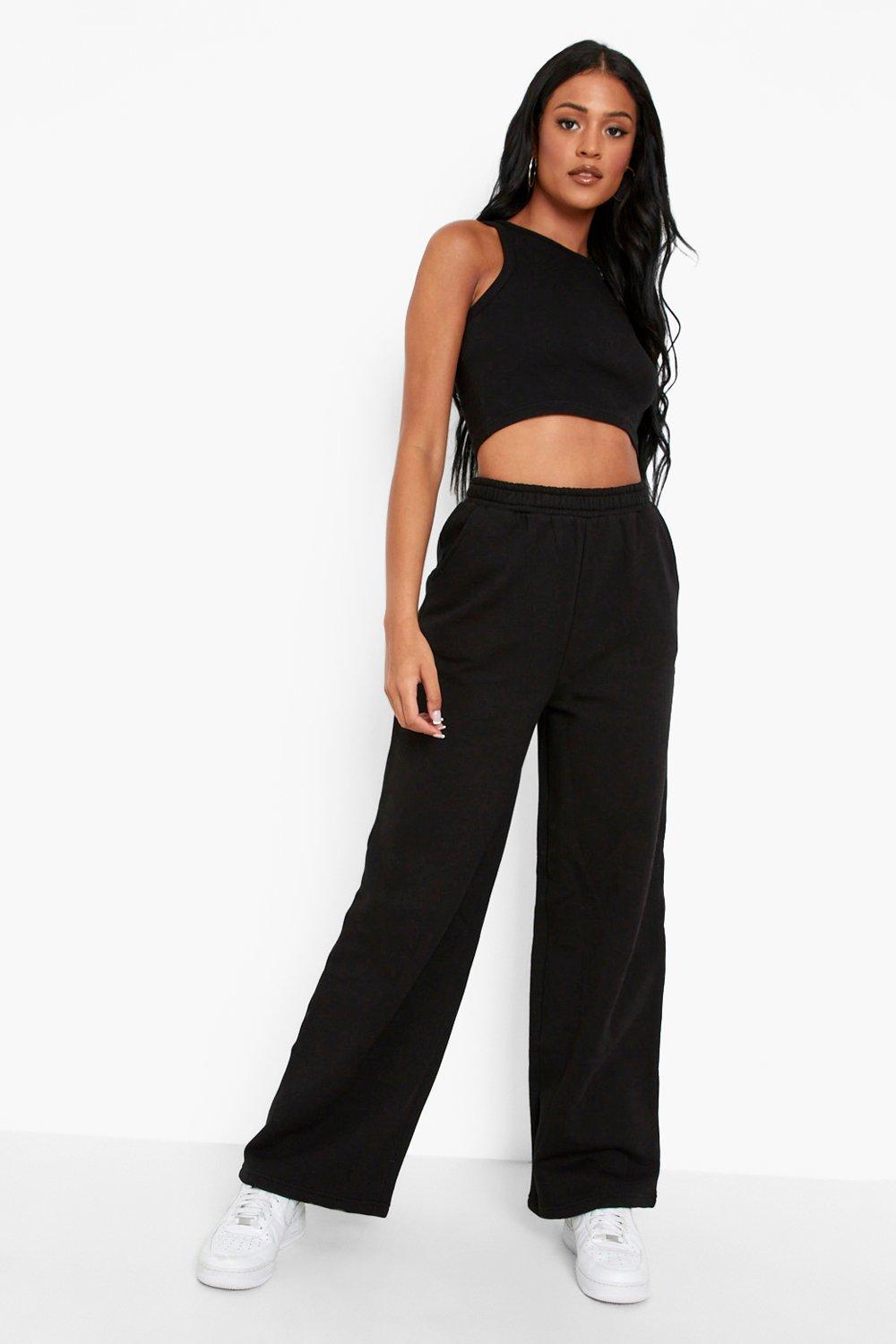 Tall Loungewear Set aus weiter Hose und Crop Top boohoo DE